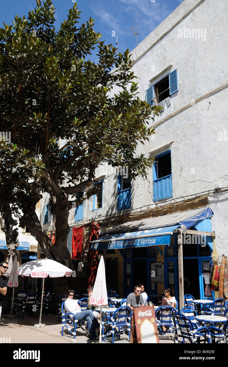 Cafe on Place Chefchaouni Stock Photo - Alamy