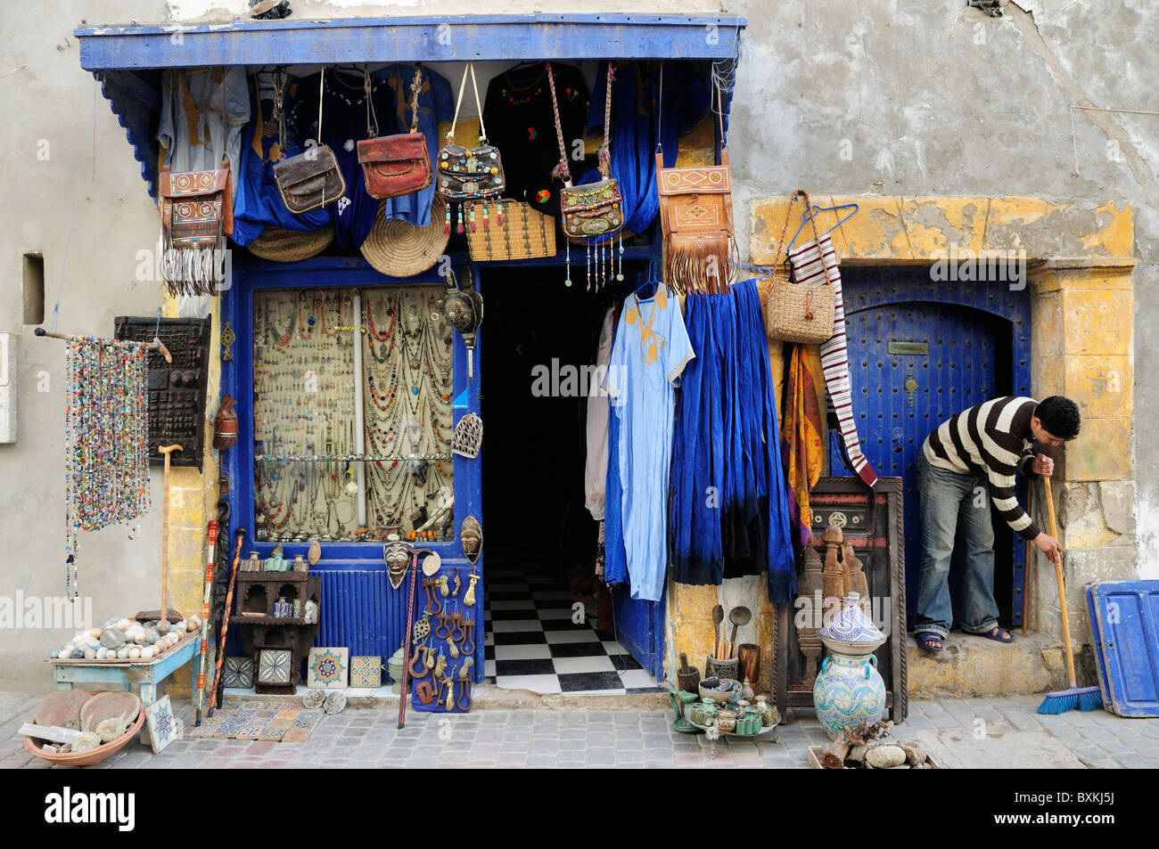 Marrakech medina antiques hi-res stock photography and images - Alamy