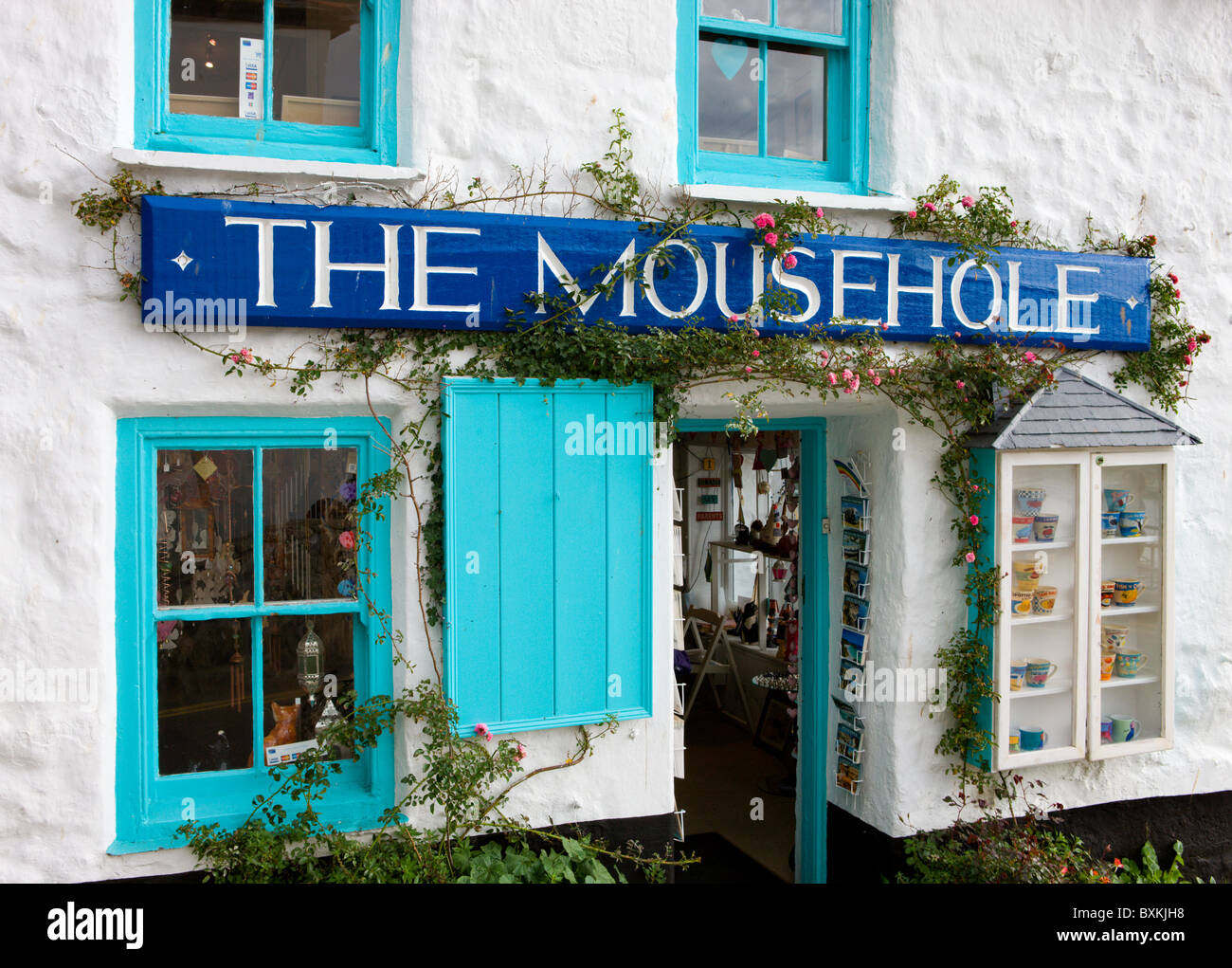 Mousehole village shop cornwall hi-res stock photography and images - Alamy