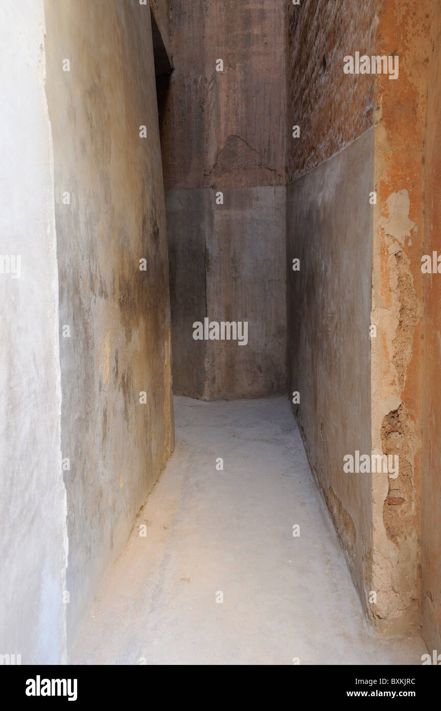 Narrow entrance to the Saadian Tombs complex Stock Photo - Alamy