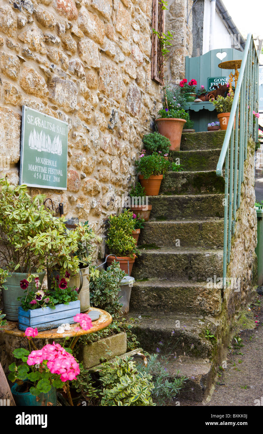Cottage stone steps hi-res stock photography and images - Alamy