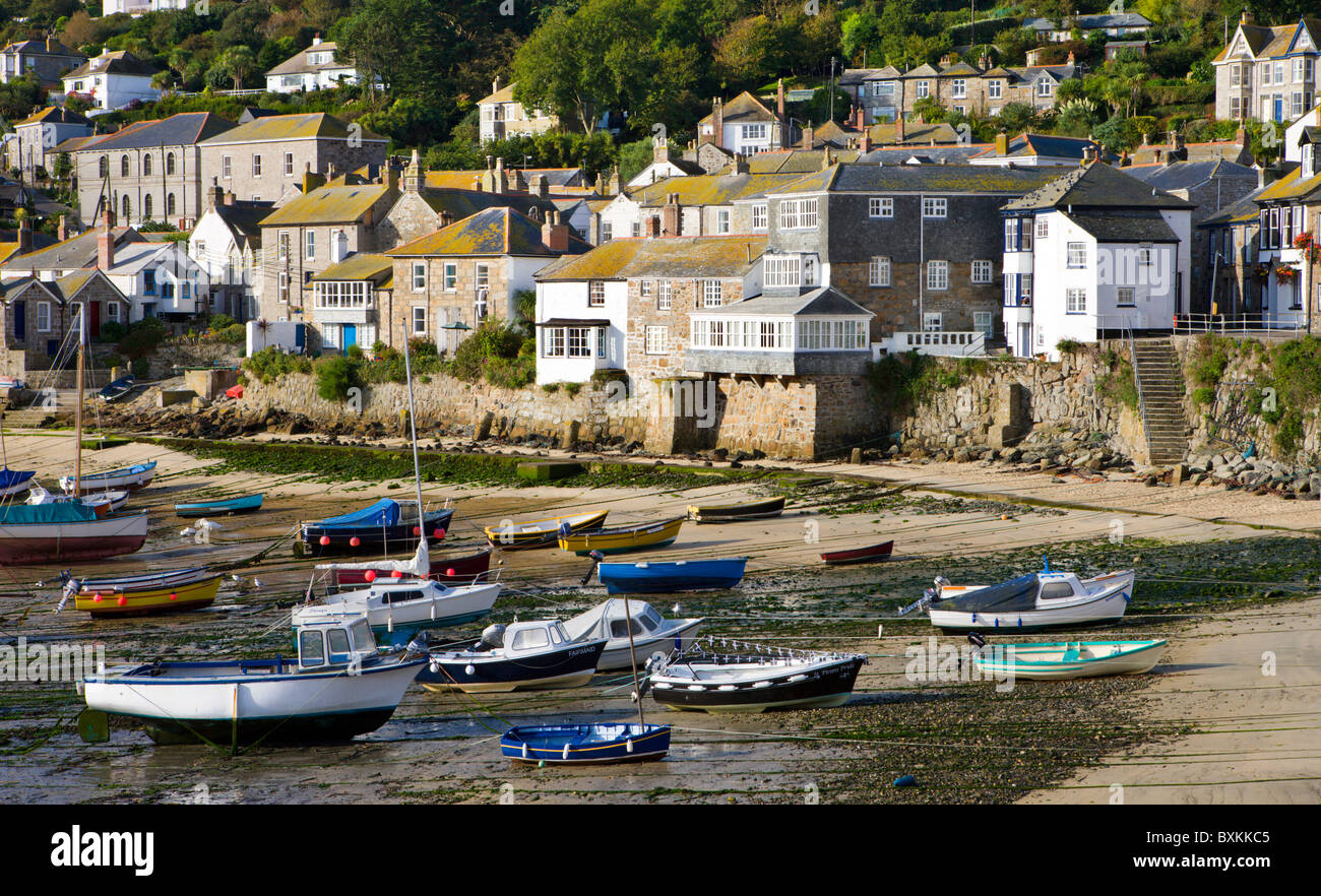 Cornish village of mousehole hi-res stock photography and images - Alamy