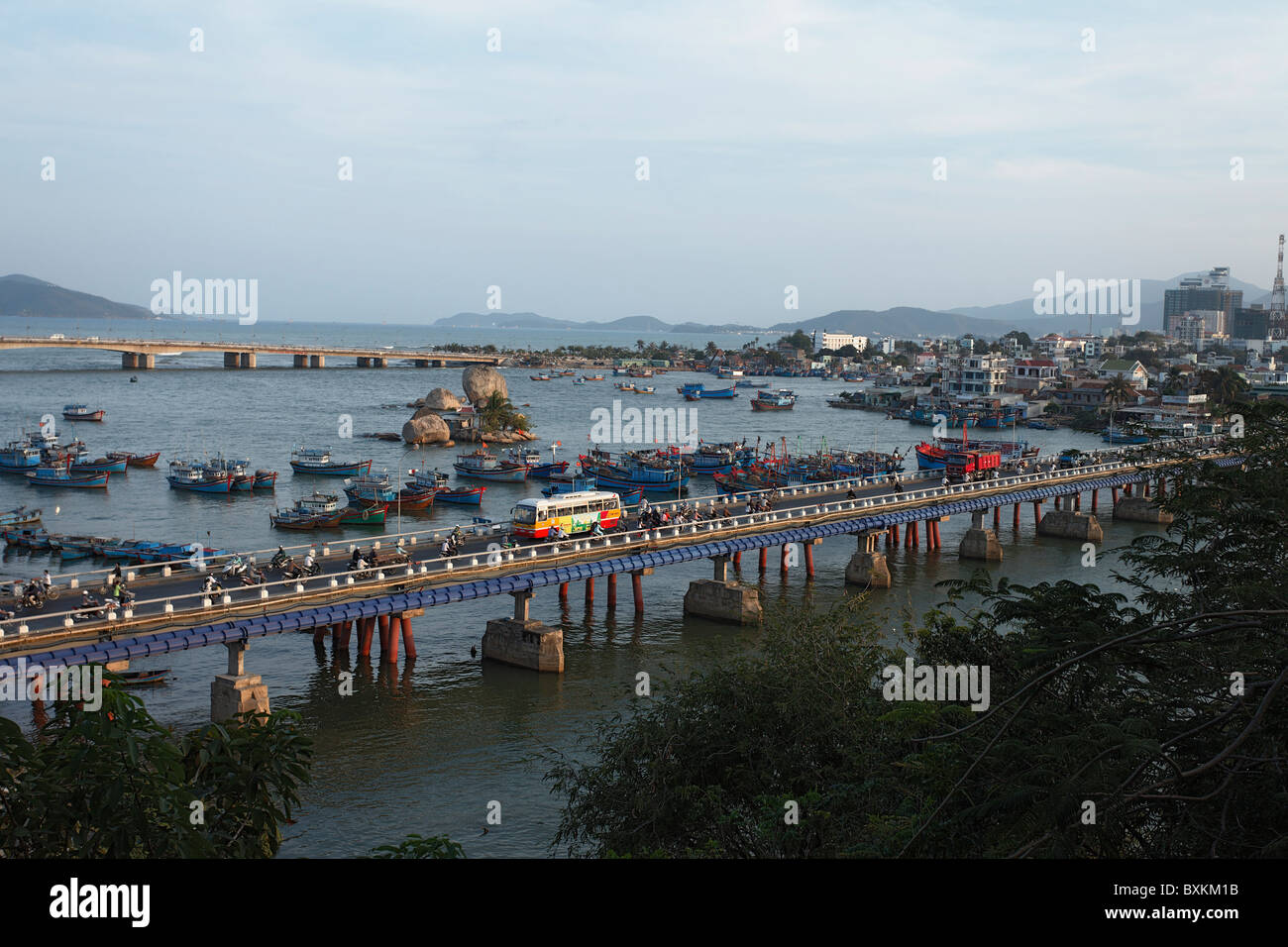 Xom bong bridge hi-res stock photography and images - Alamy