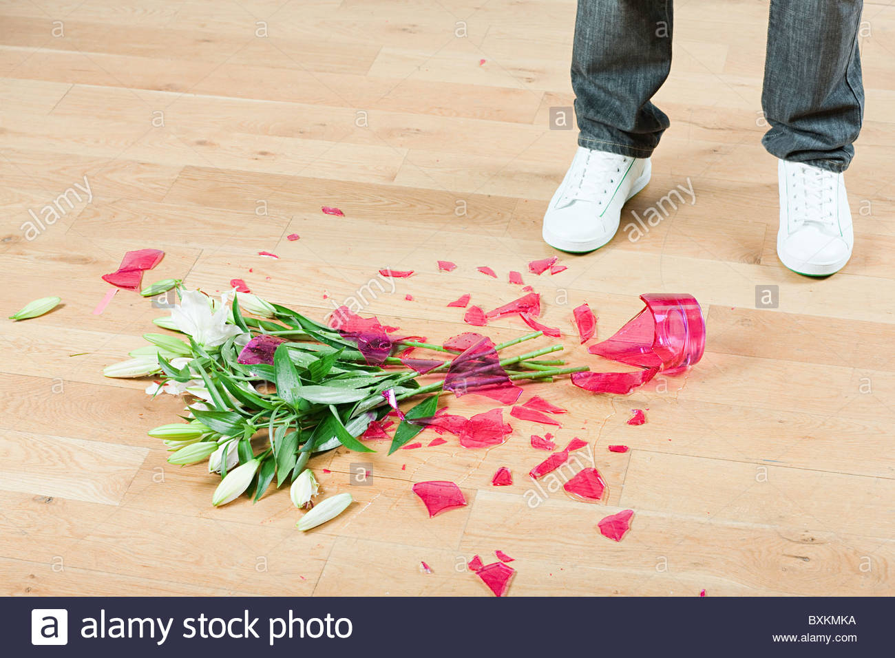 Broken Vase Stock Photos & Broken Vase Stock Images - Alamy