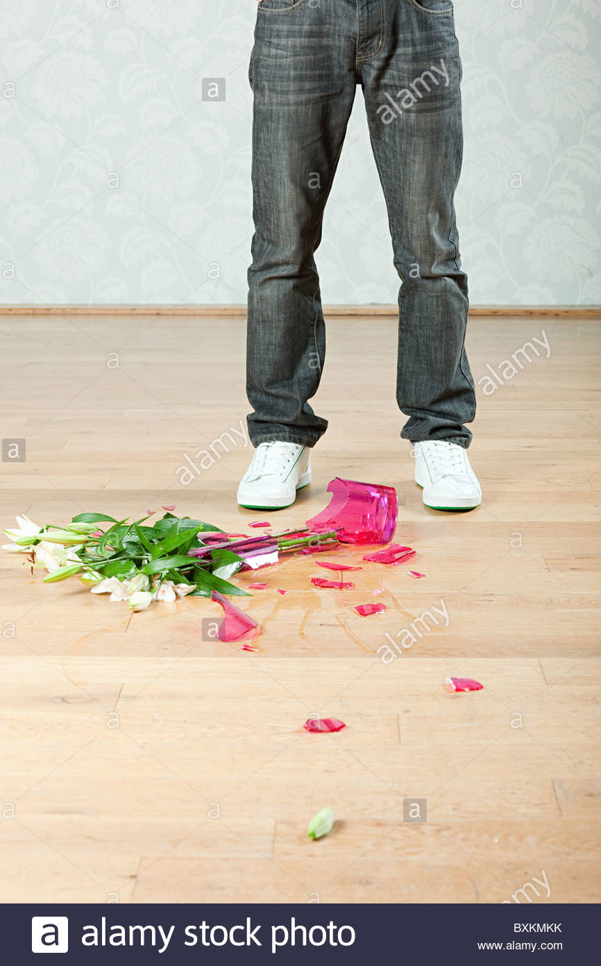 Broken Vase Stock Photos & Broken Vase Stock Images - Alamy