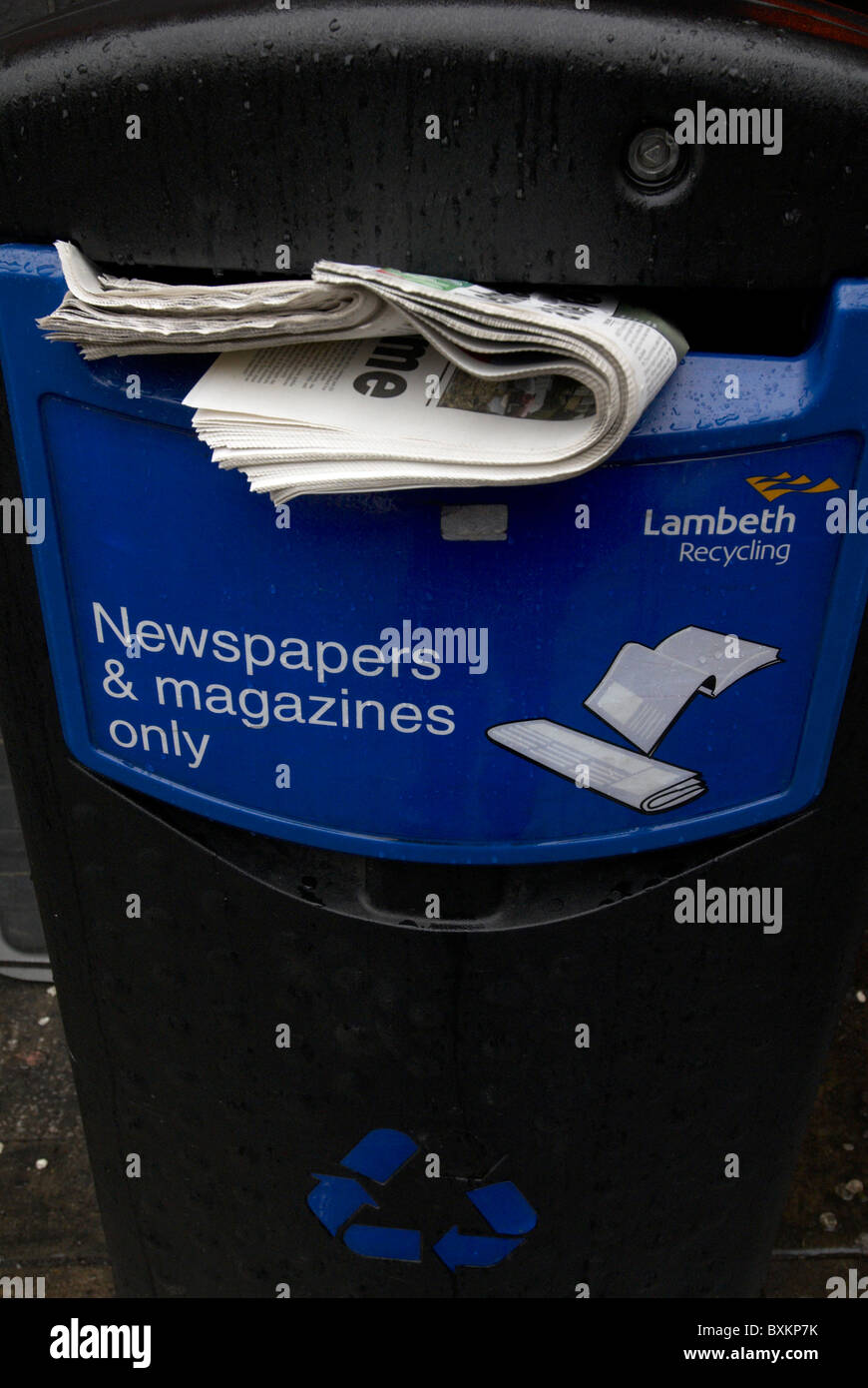 Newspapers and Magazines recycling Stock Photo - Alamy