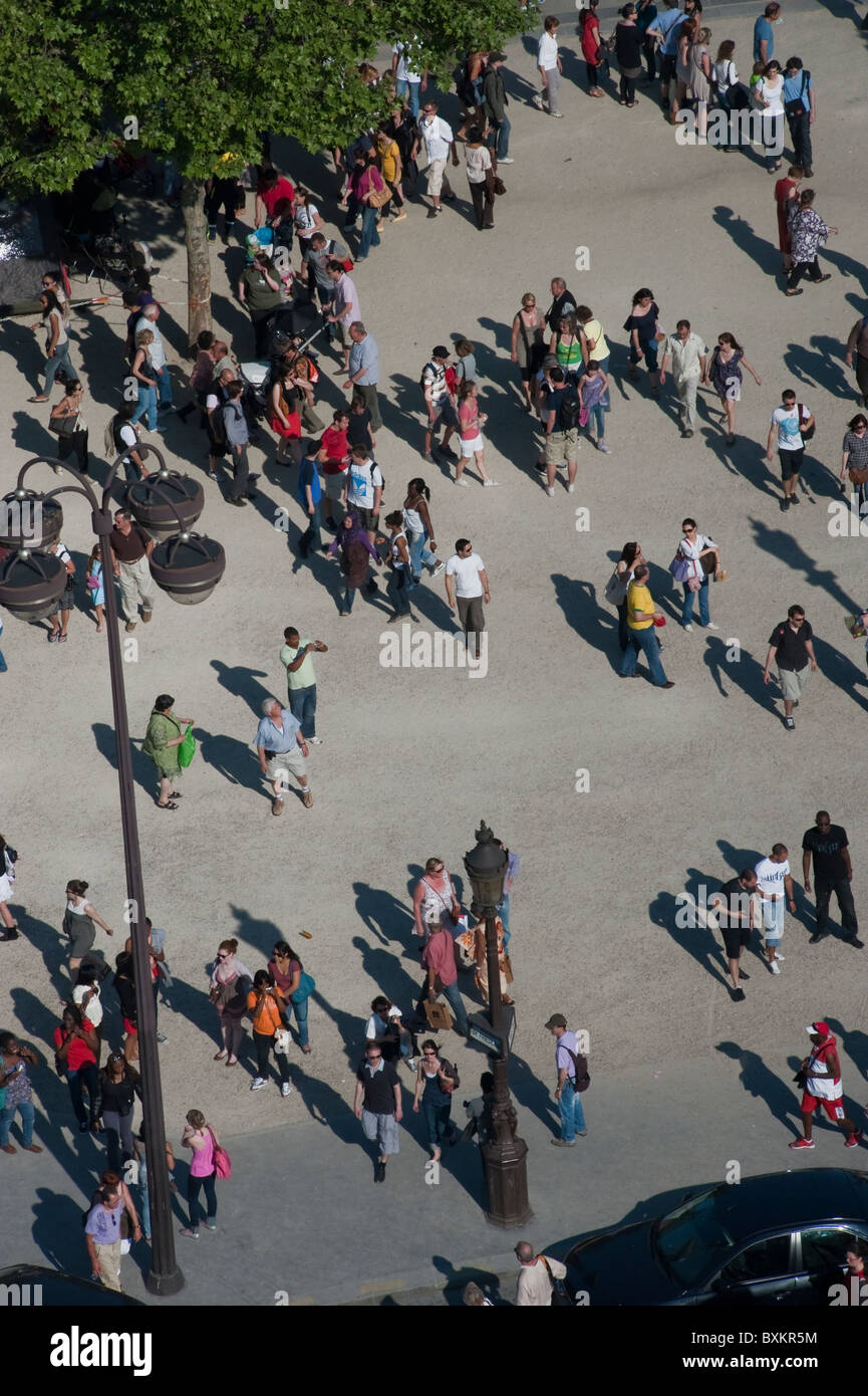 Paris, Avenue Champs Elysees busy, France, Overview, aerial people ...