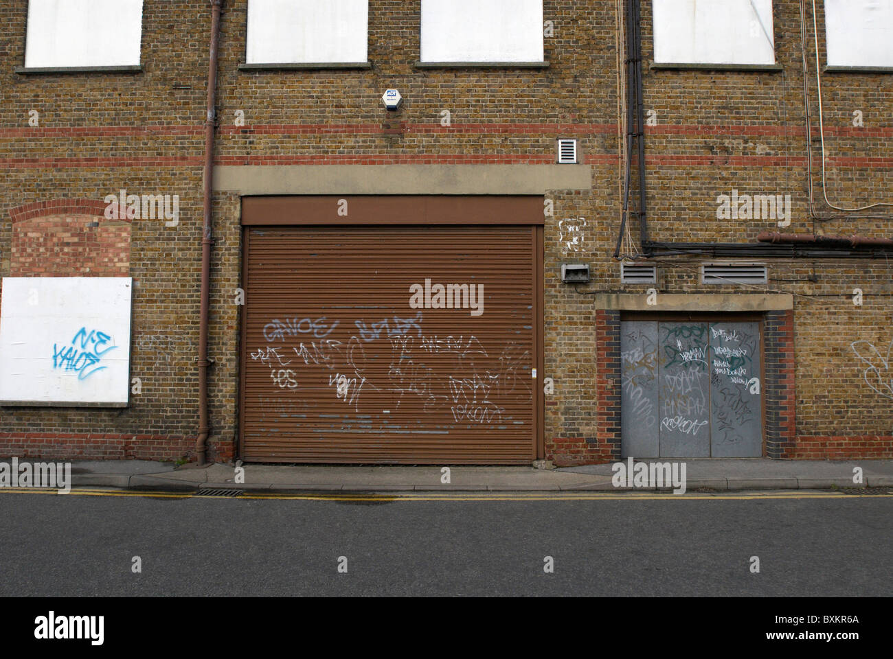 Old rundown building UK Stock Photo - Alamy