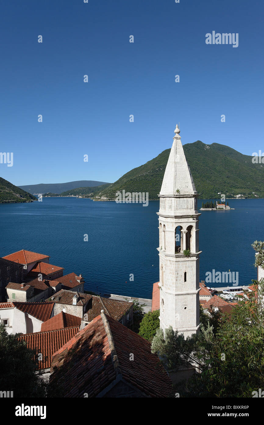 Perast, Background Island Gospa od Skrpjela. Bell Tower, Sveti Nikola ...