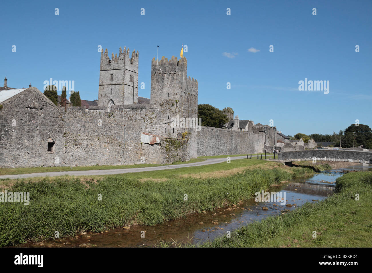 Medieval town ireland hi-res stock photography and images - Alamy