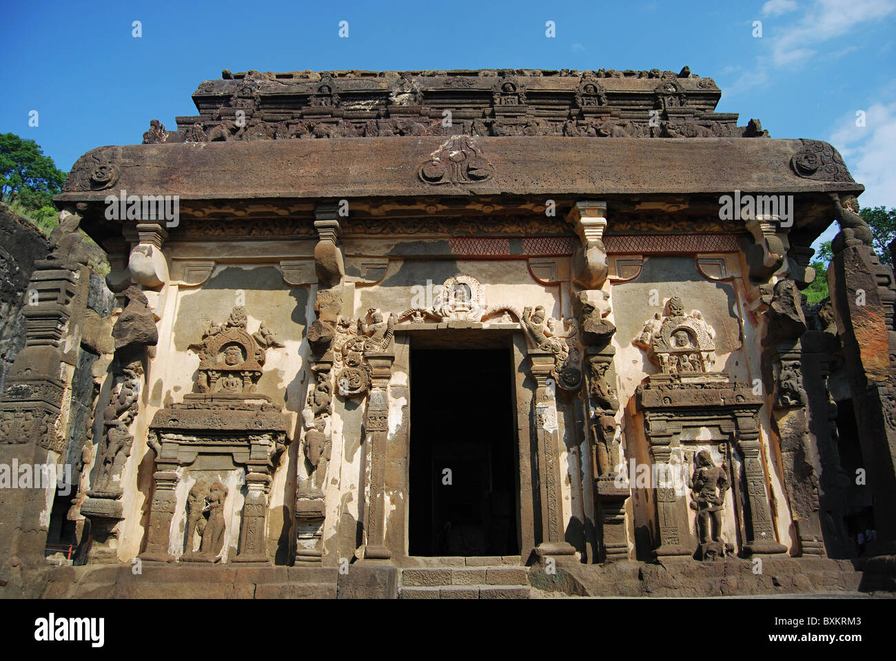Cave 16 : Nandi Mandapa. Kailasa Temple, Ellora Caves, Aurangabad ...