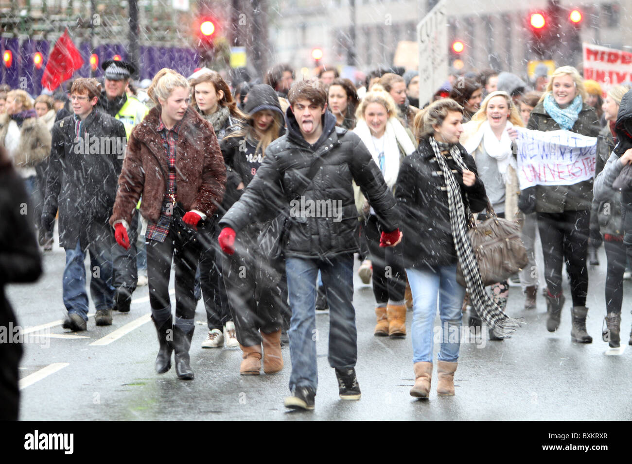 Snowy streets hi-res stock photography and images - Alamy