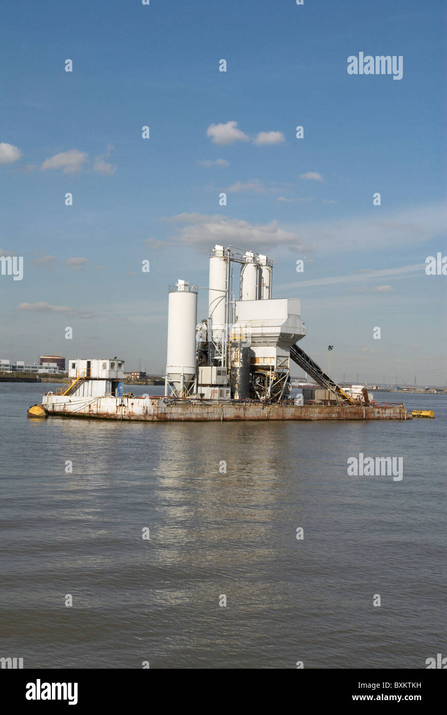 Cement Barge High Resolution Stock Photography and Images - Alamy
