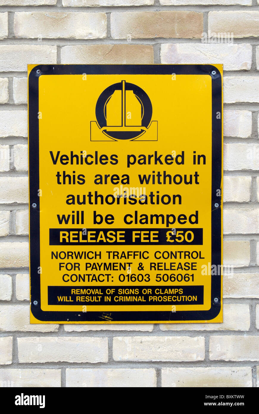 Vehicle Clamping sign Stock Photo - Alamy