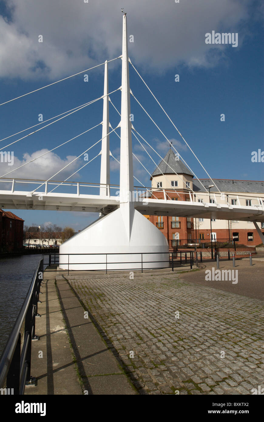 Footbridge crossing in the redeveloped Riverside Quarter of Norwich ...
