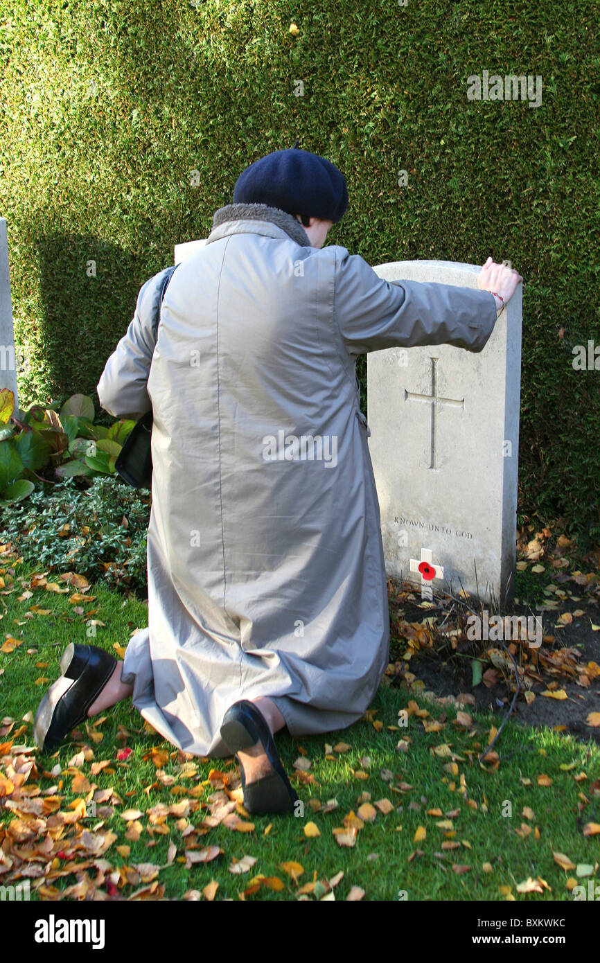 Mourner hi-res stock photography and images - Alamy