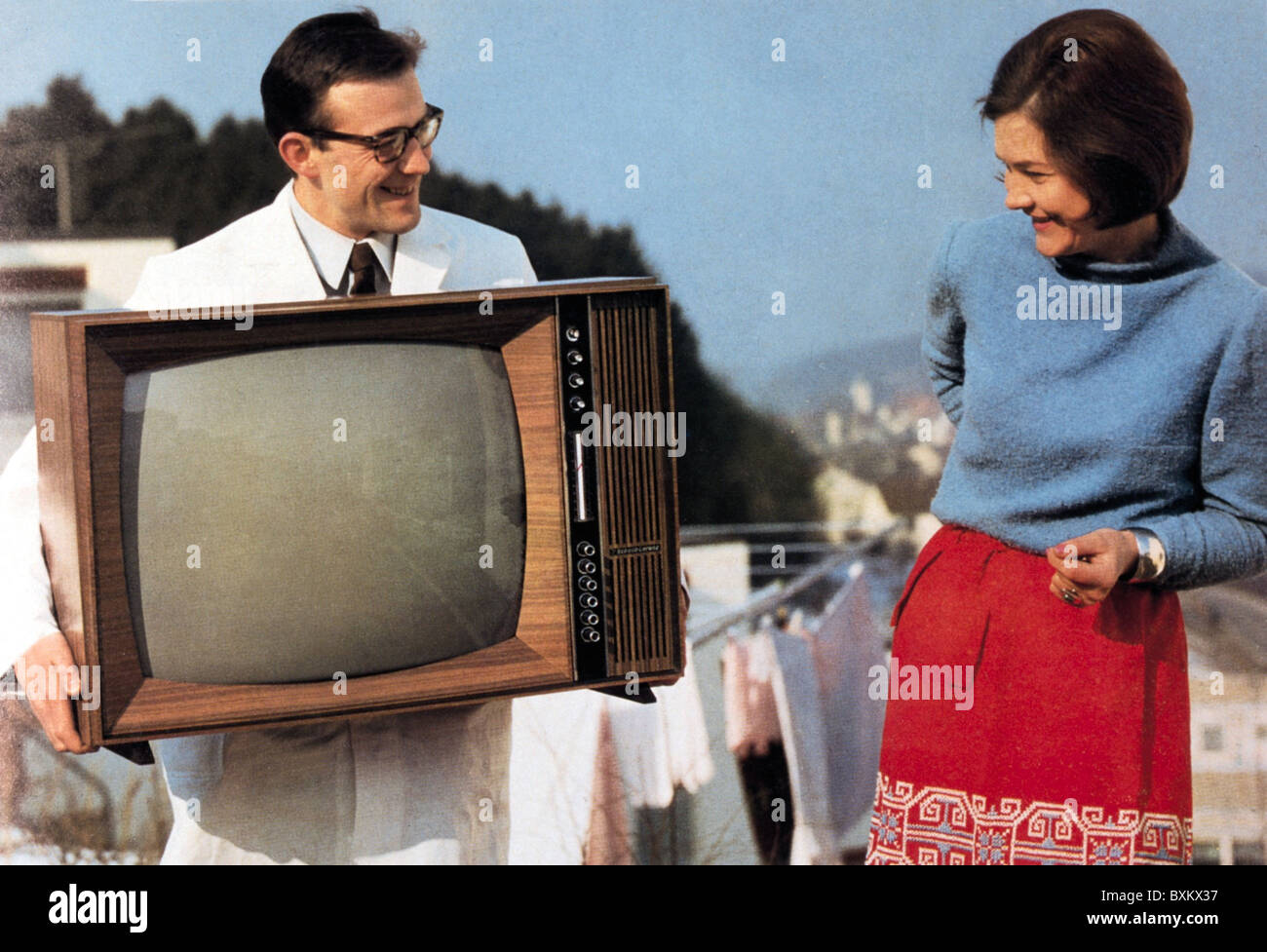 1960s tv set hi-res stock photography and images - Alamy