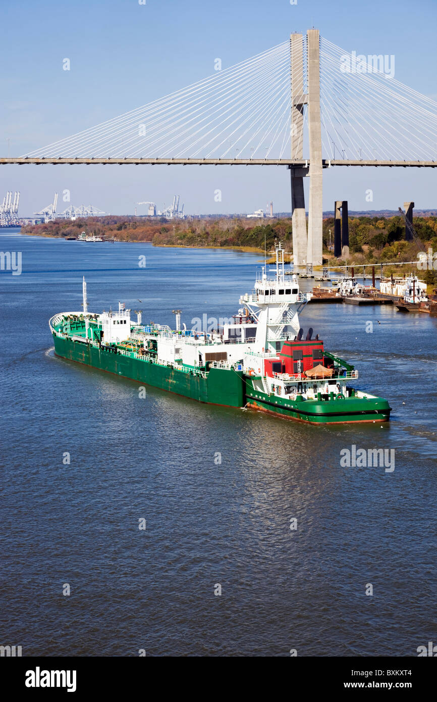 Ship entering port hi-res stock photography and images - Alamy