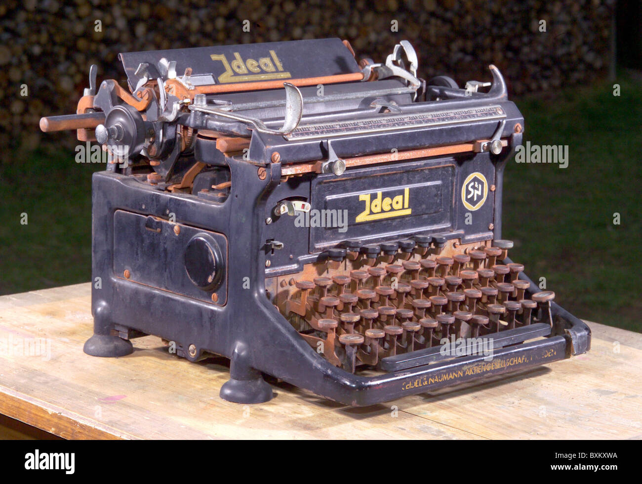 technics, typewriters, old rusty typewriter (typ Ideal, Seidel and ...