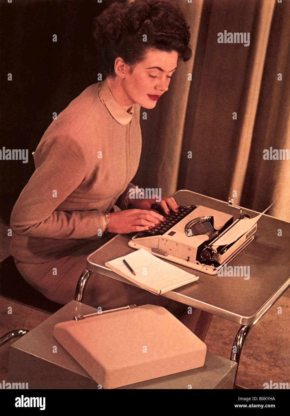 Working secretaries 1960's hi-res stock photography and images - Alamy