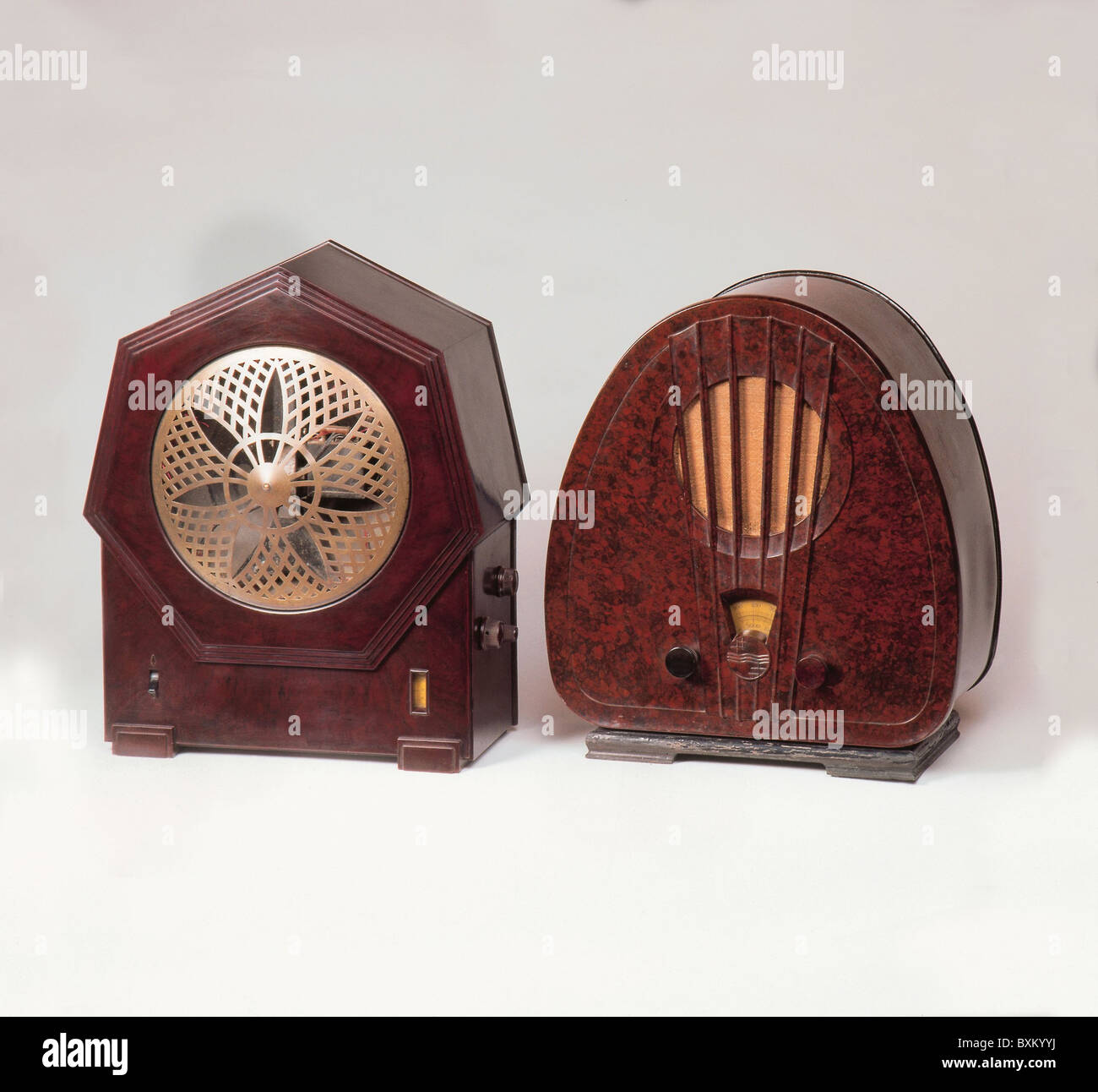 broadcast, radio, Philips, Type 2634 (1931), right: Type 834 A (1933 ...