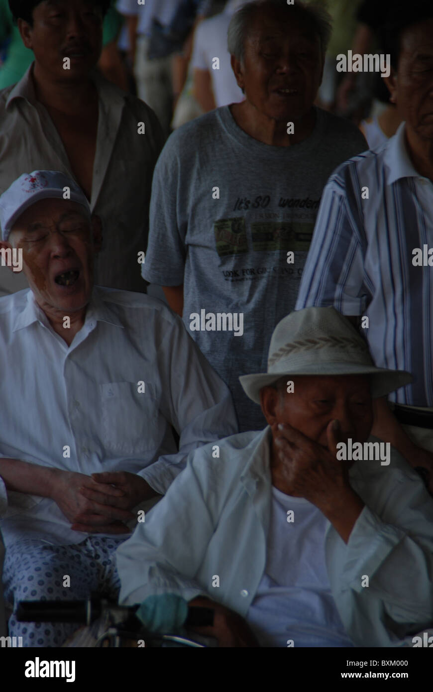 Chinese traditional old man hi-res stock photography and images - Alamy