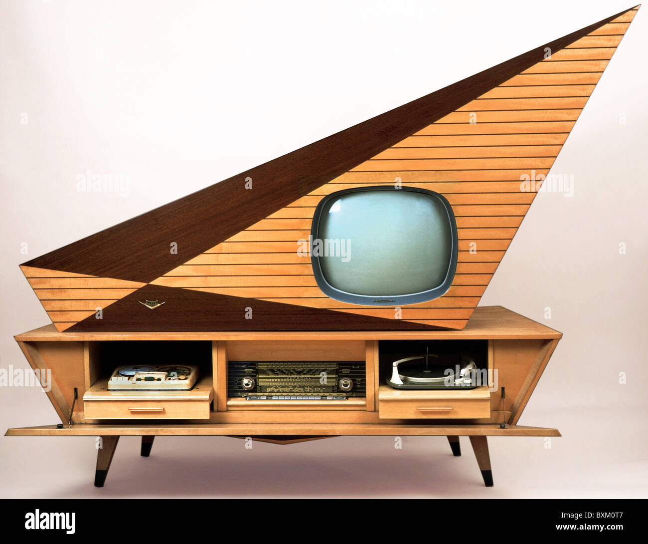 Chest set collection hi-res stock photography and images - Alamy