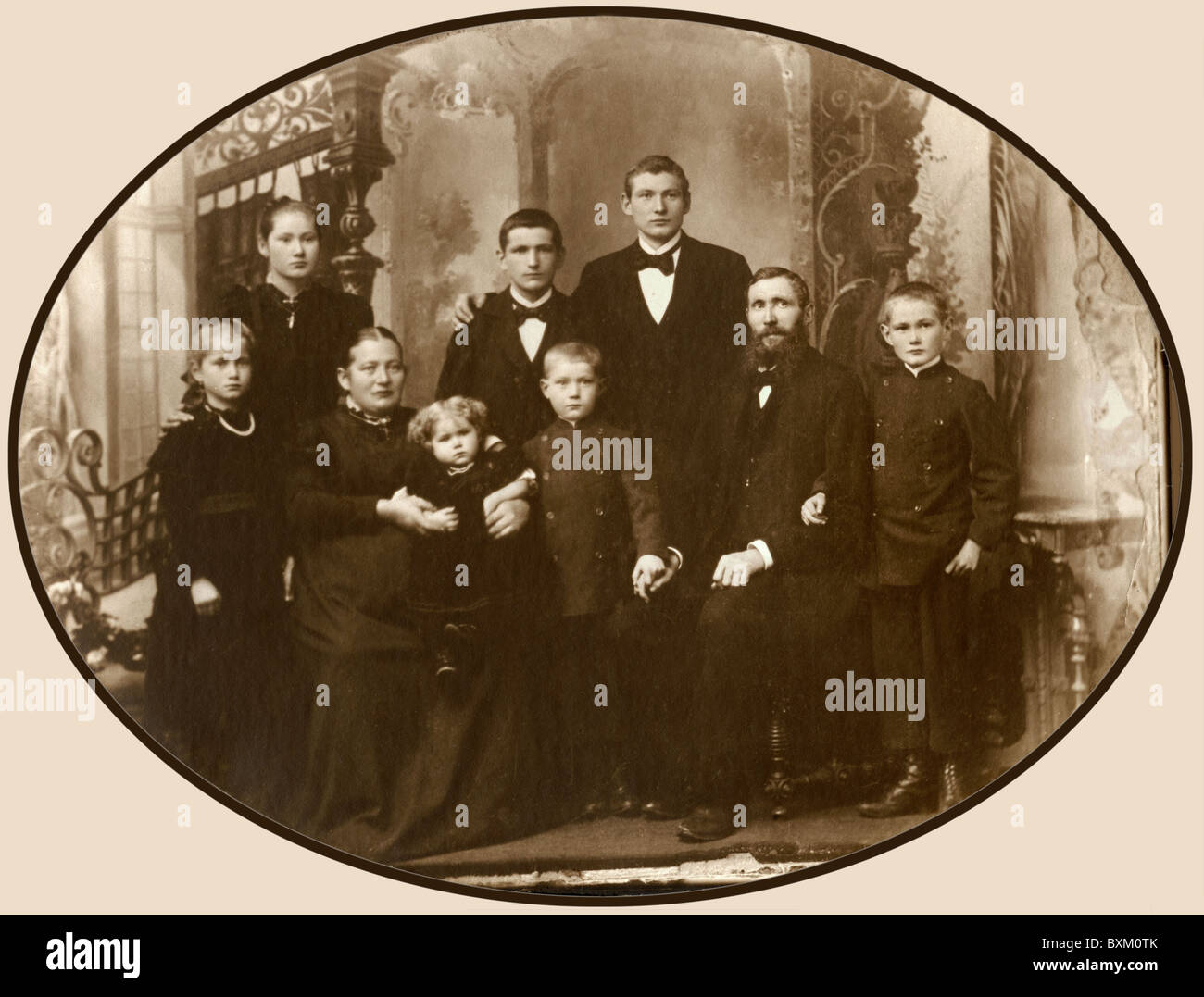 people, family with many children, studio shot, Germany, circa 1890 ...