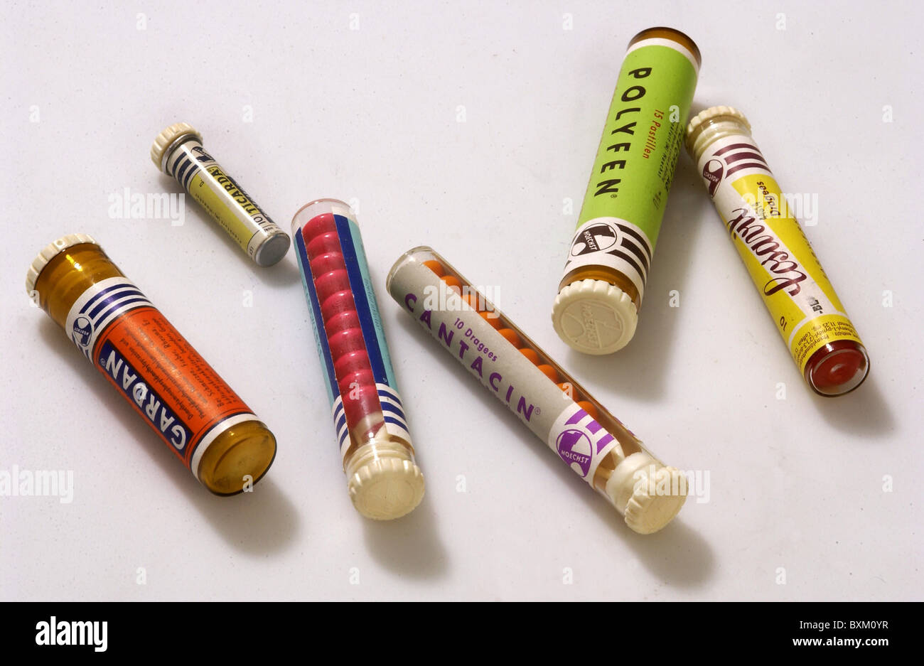 First aid medicine 1950s hi-res stock photography and images - Alamy