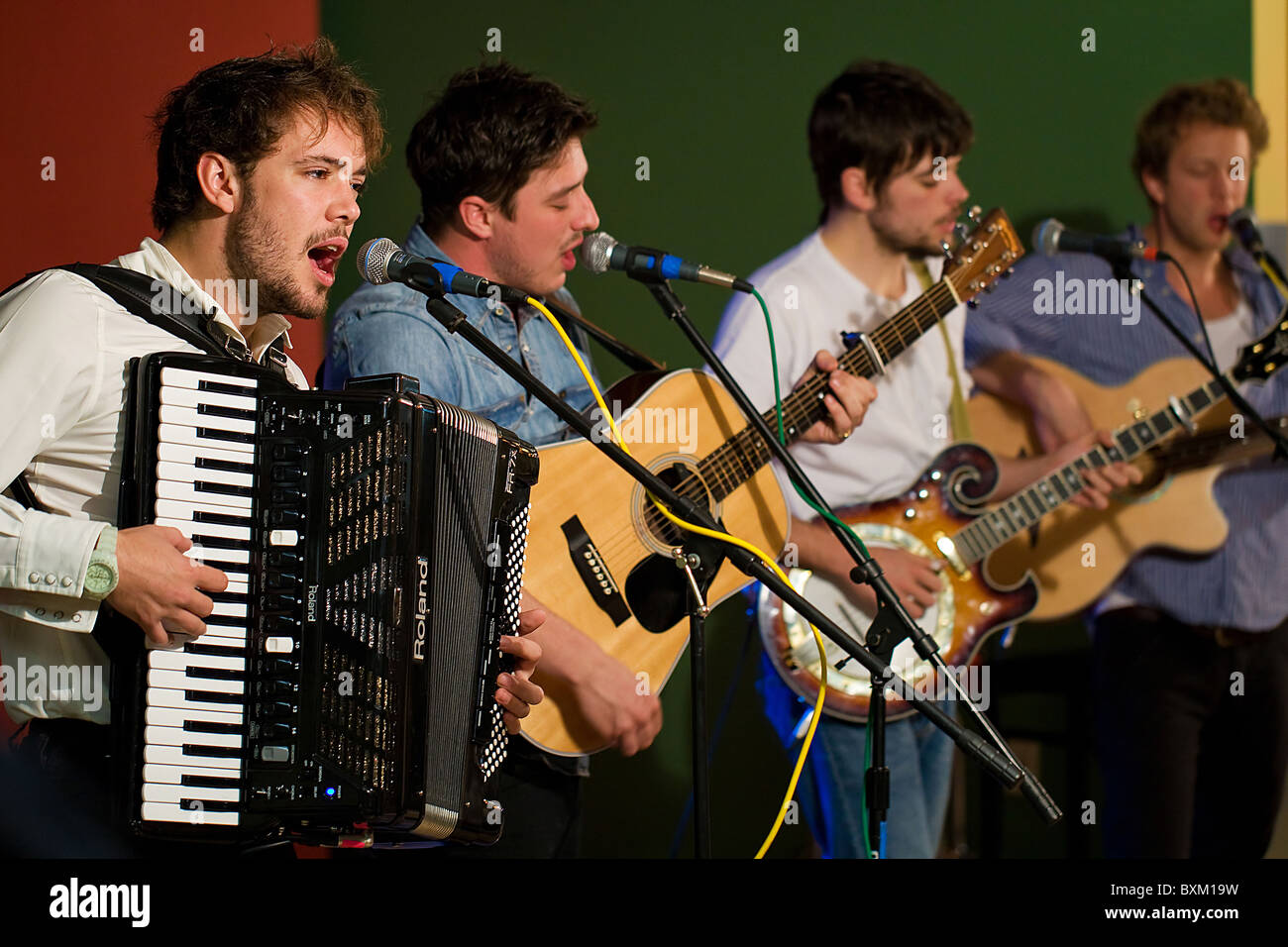 English indie rock group hi-res stock photography and images - Alamy