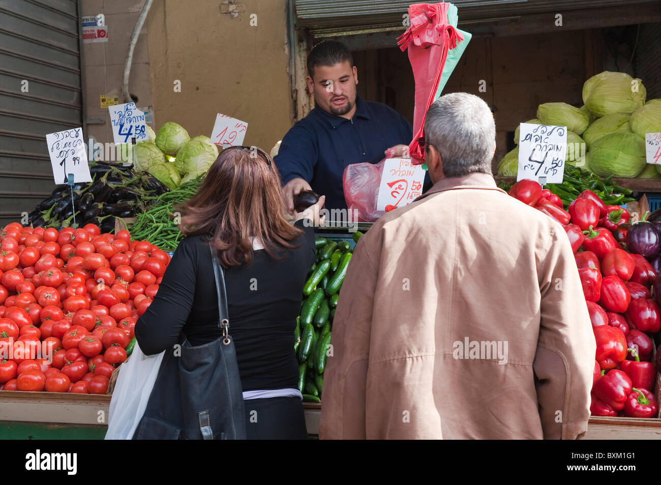 Israel, Tel Aviv. Carmel outdoor market Tel Aviv Stock Photo - Alamy