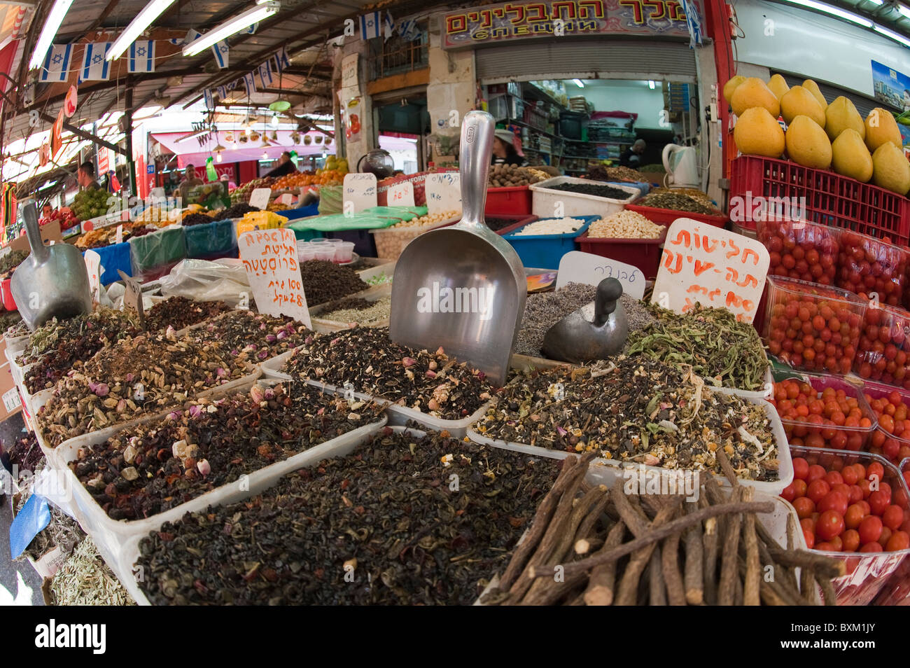 Israel, Tel Aviv. Carmel outdoor market Tel Aviv Stock Photo - Alamy