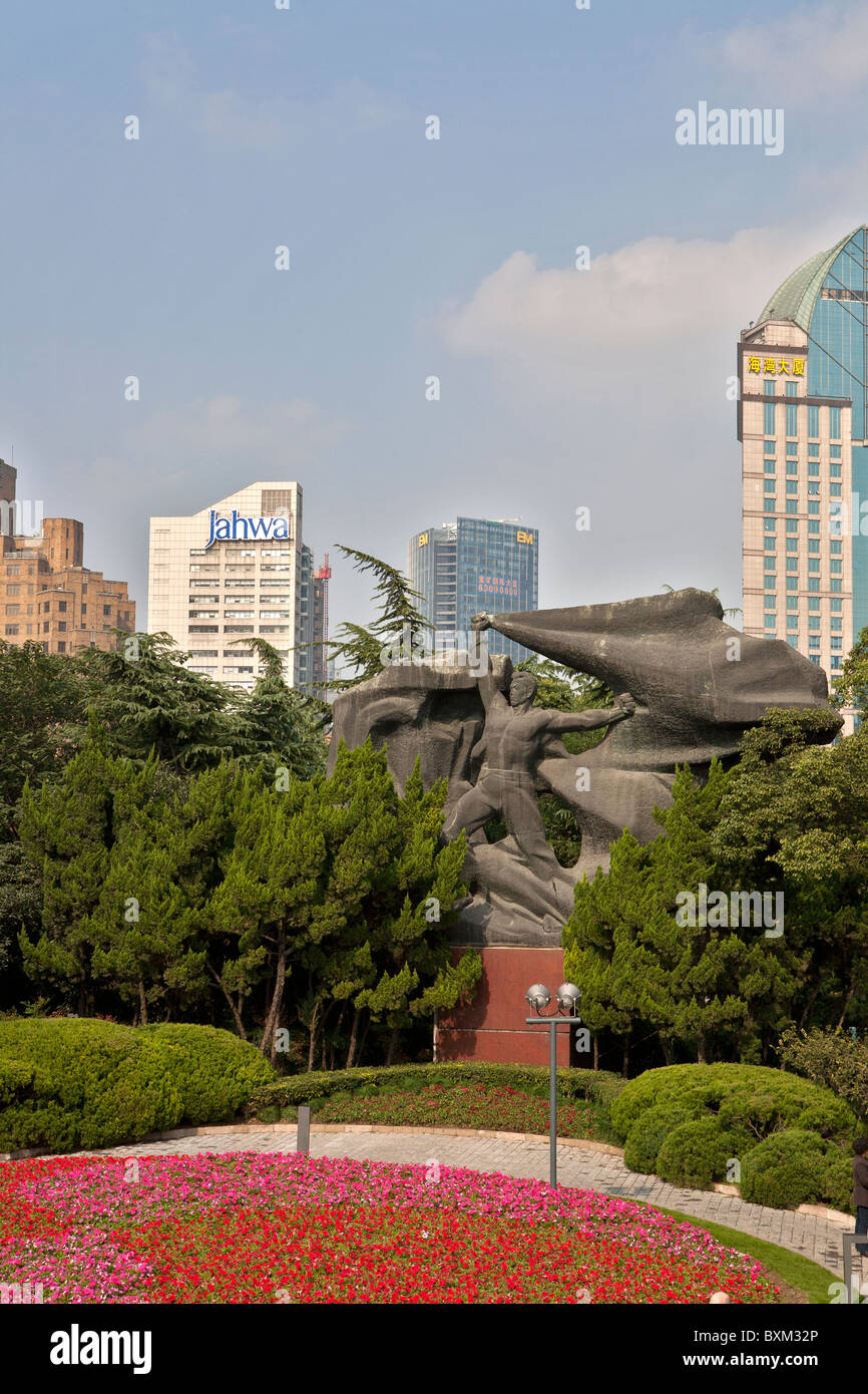 Statue huangpu park china shanghai hi-res stock photography and images ...