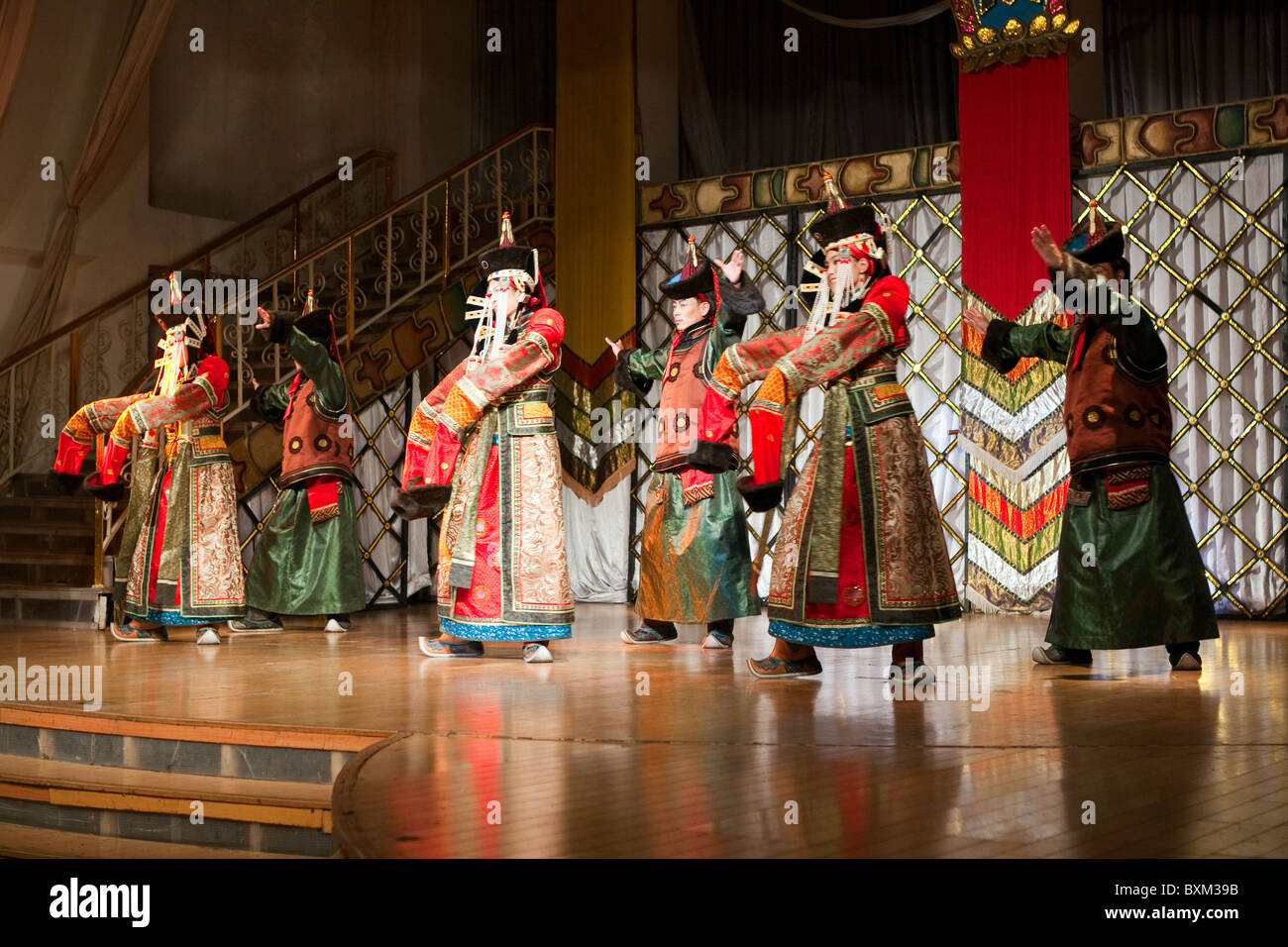 Song and dance ensemble hi-res stock photography and images - Alamy