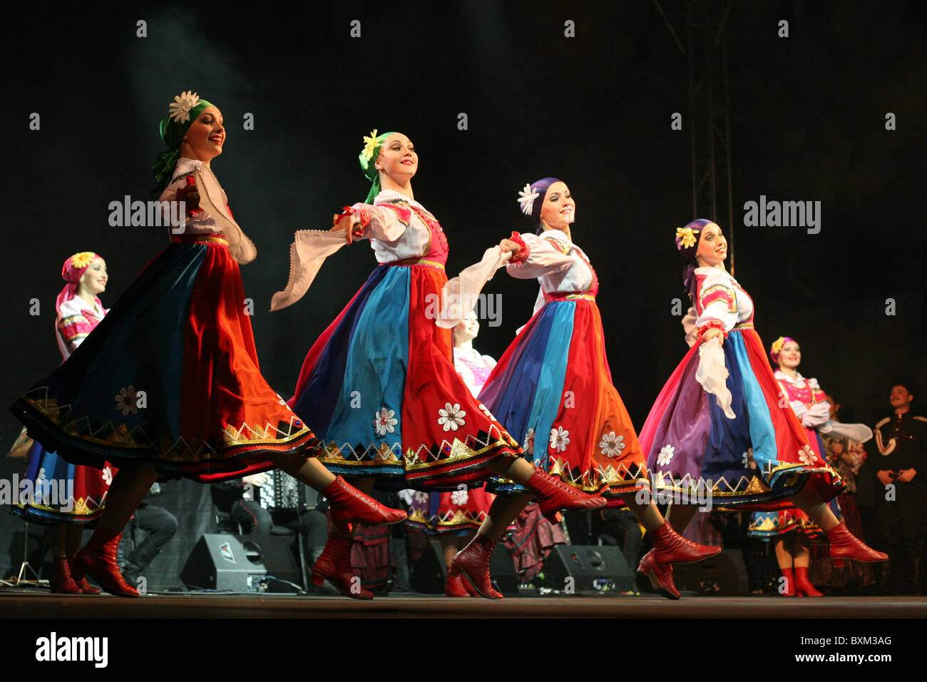 Cossacks folk dance hi-res stock photography and images - Alamy