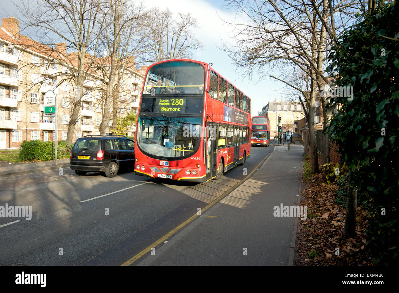 Bus 280 traveling through Mitcham town centre to Belmont via Sutton and ...