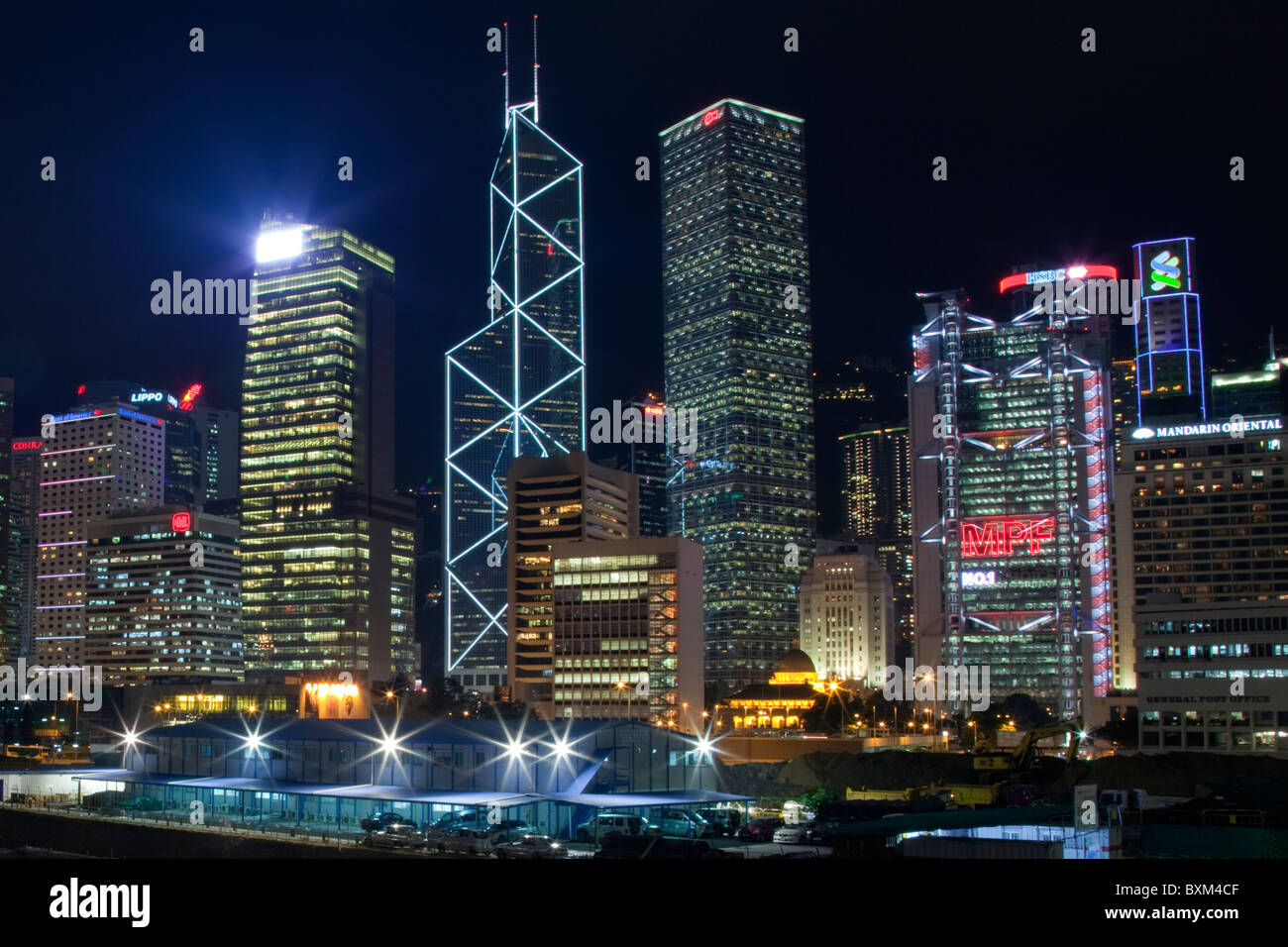 Standard chartered hong kong skyline hsbc bank china night lights hi-res stock photography and ...