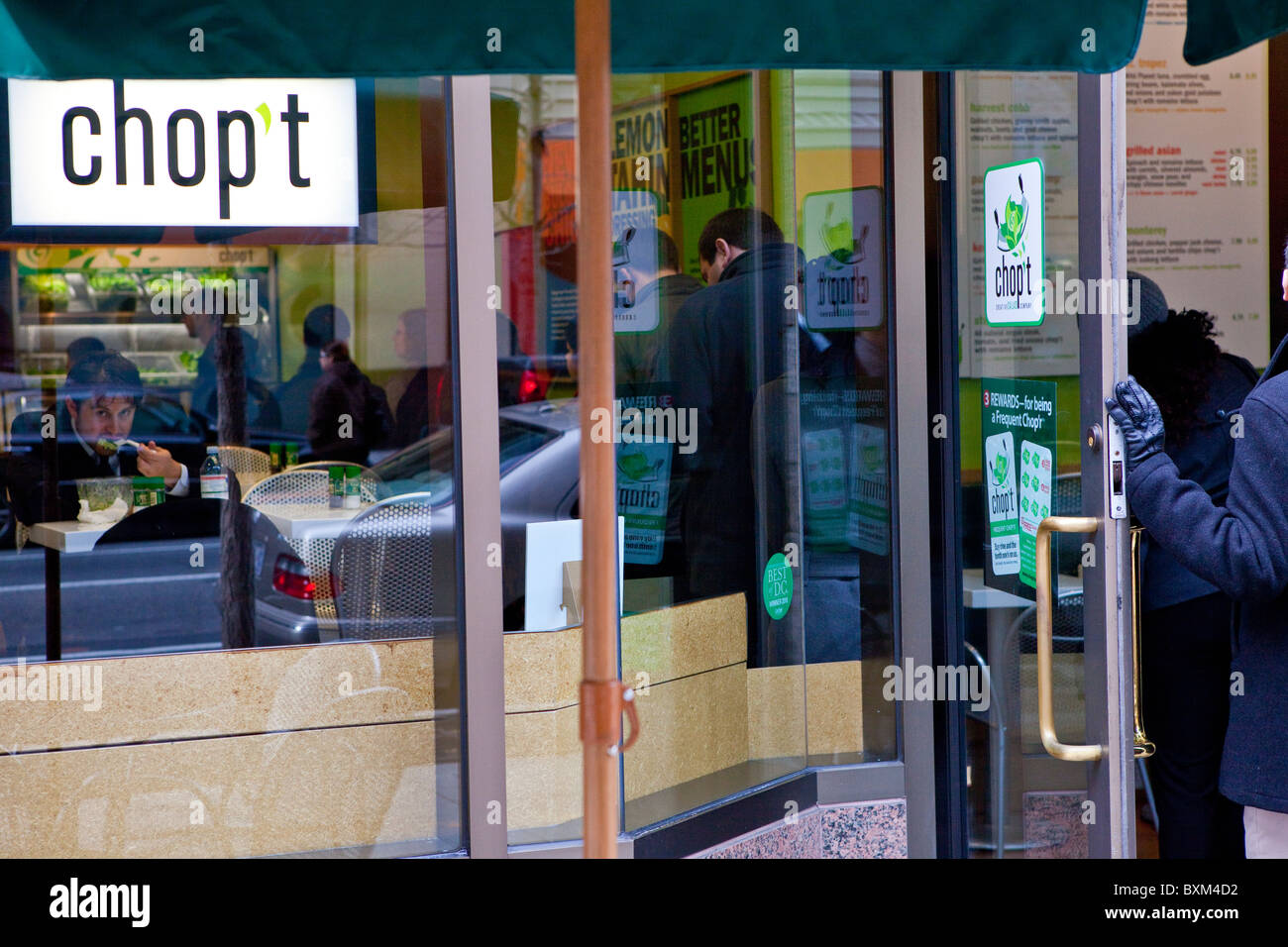 People in a restaurant us hi-res stock photography and images - Alamy