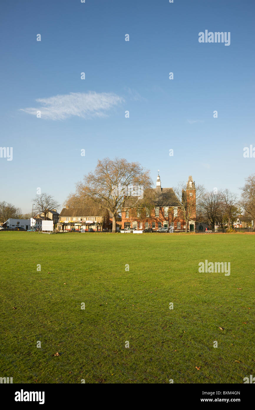 Cricket mitcham hi-res stock photography and images - Alamy
