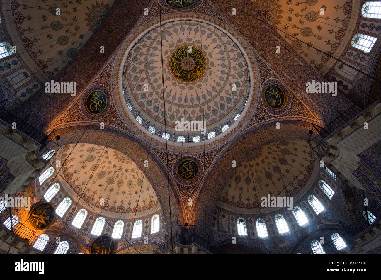 Inside the New Mosque (aka Yeni Camii or Mosque of the Valide Sultan ...