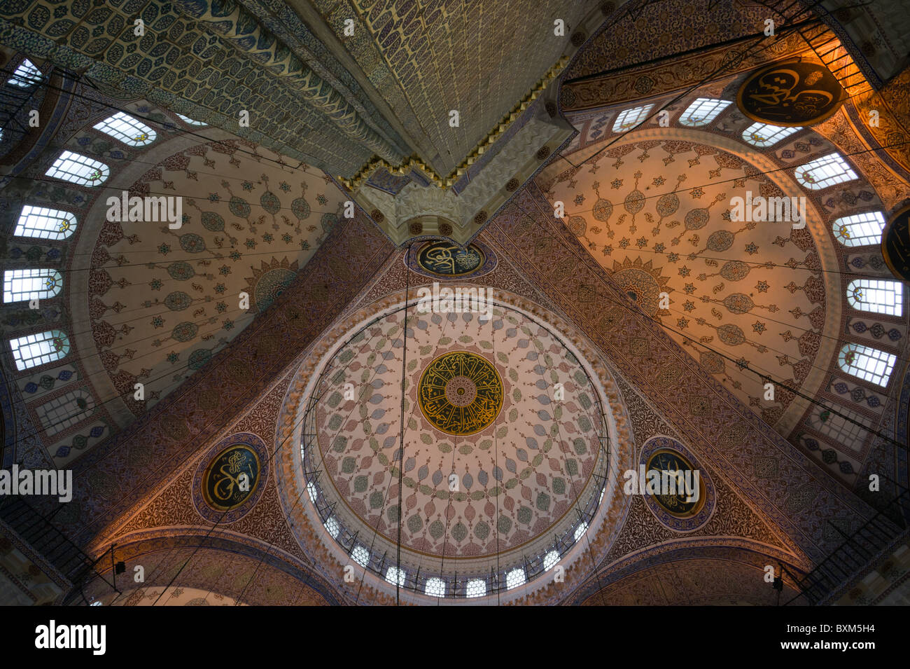 Inside the New Mosque (aka Yeni Camii or Mosque of the Valide Sultan ...