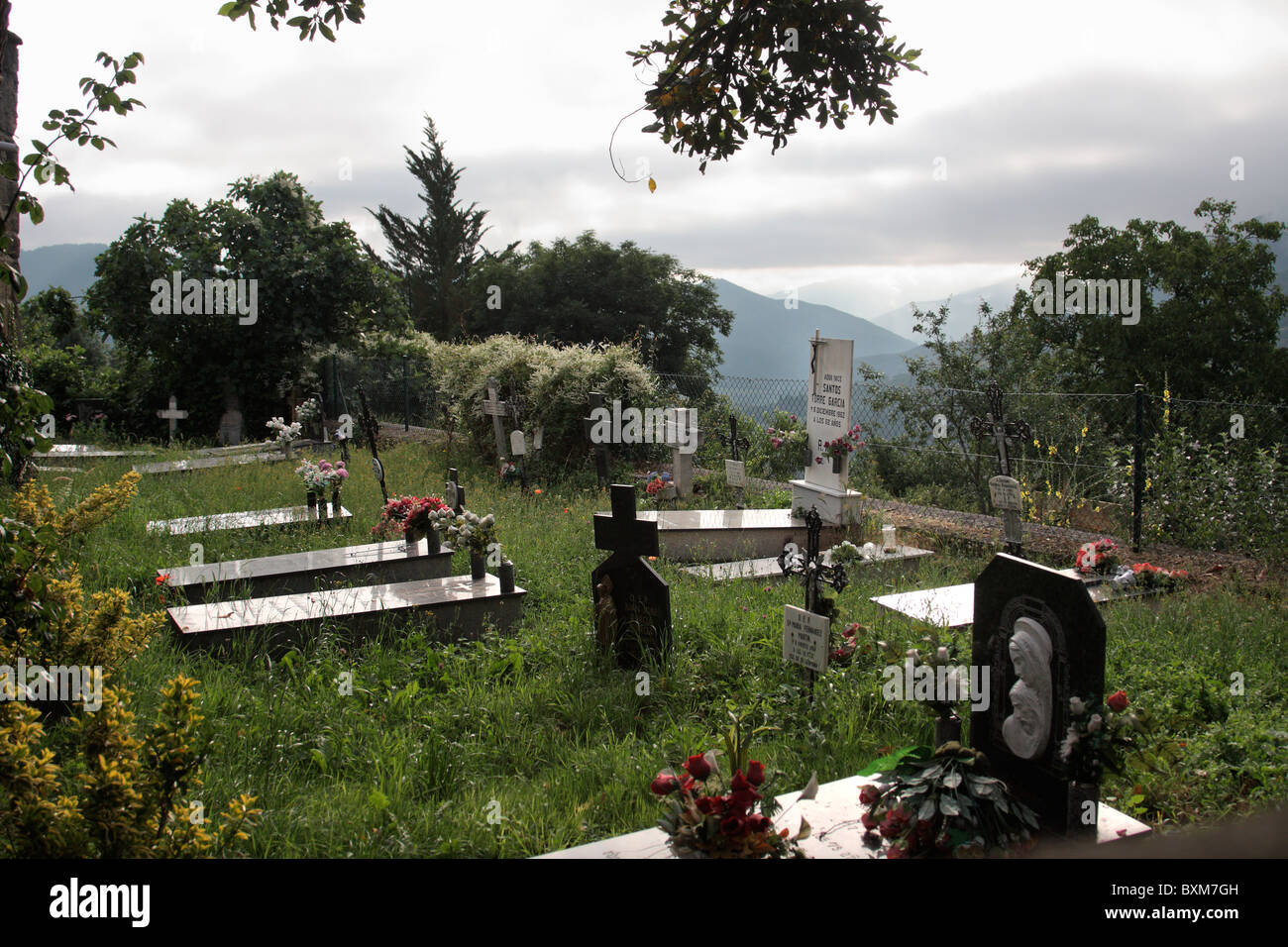 Spanish graveyard hi-res stock photography and images - Alamy