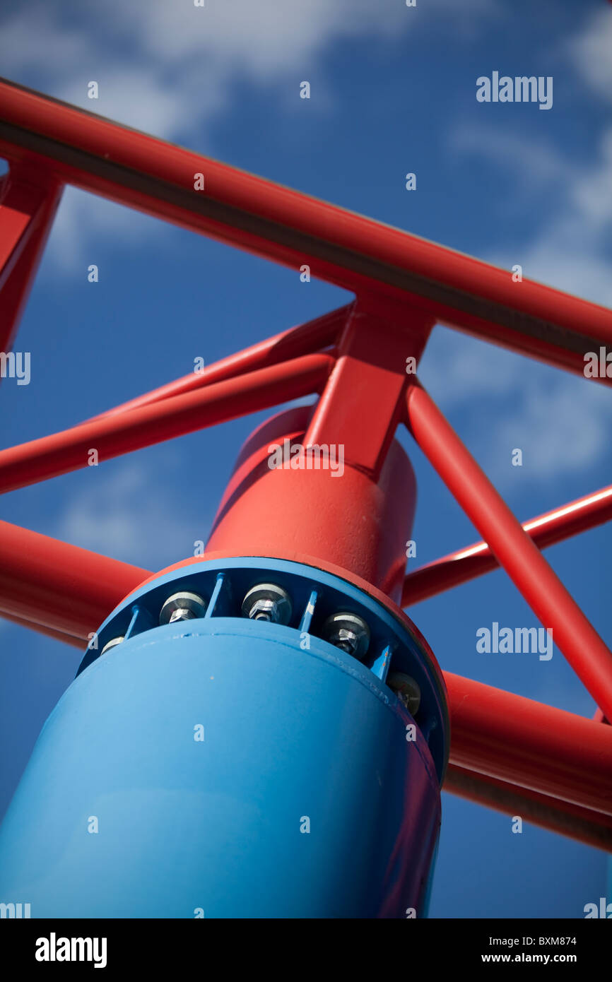 Red and blue shapes hi-res stock photography and images - Alamy