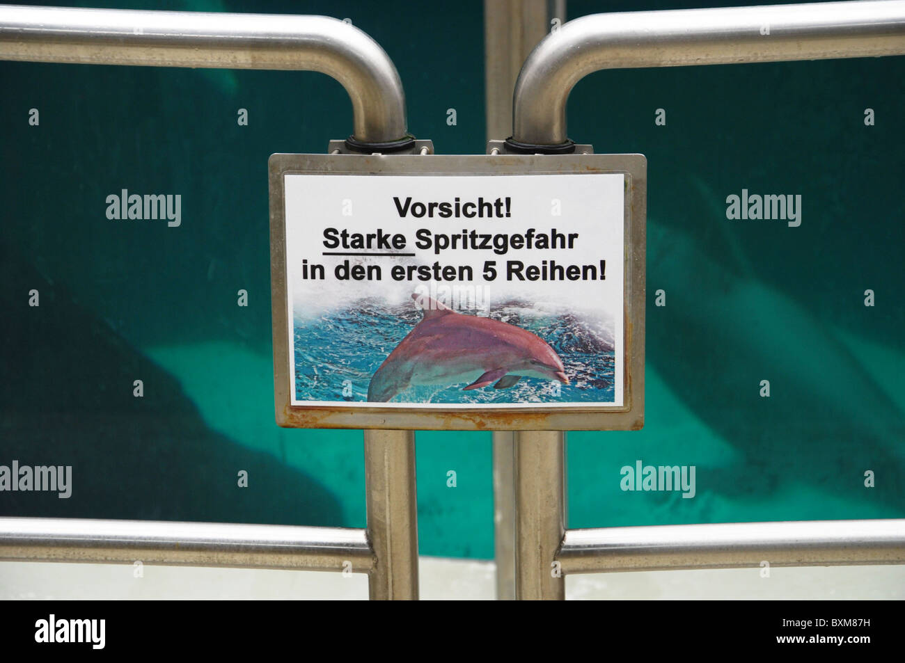 Zoo animals warning sign hi-res stock photography and images - Alamy