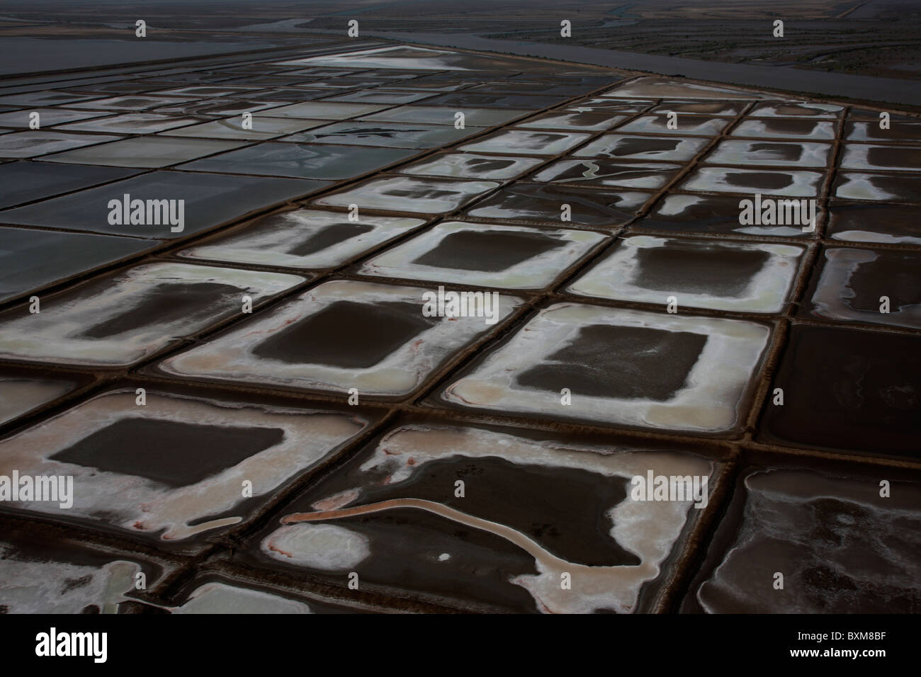 Salt production panes rann of kutch hi-res stock photography and images ...