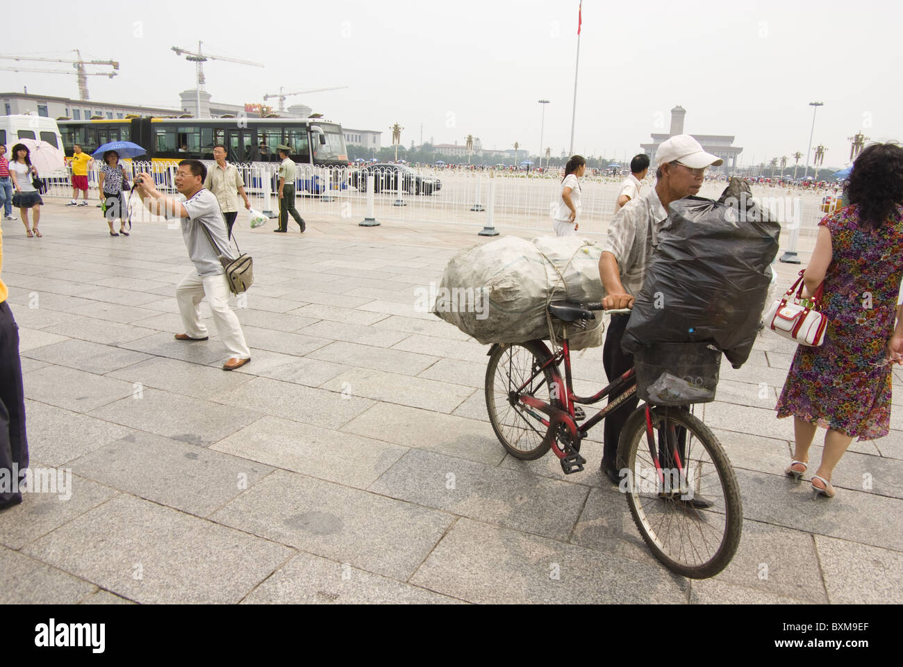 China garbage hi-res stock photography and images - Alamy