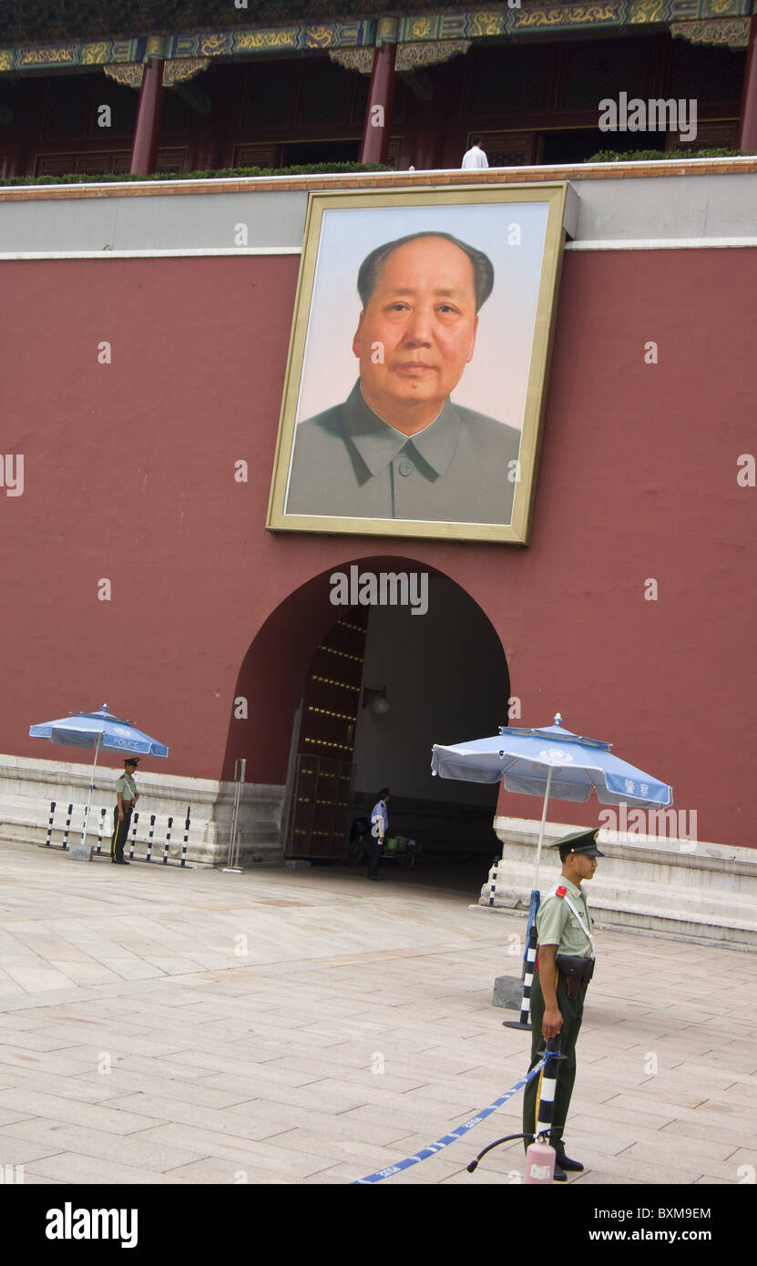 portrait of mao tse tung (mao ze dong) on tiananmen square,beijing ...
