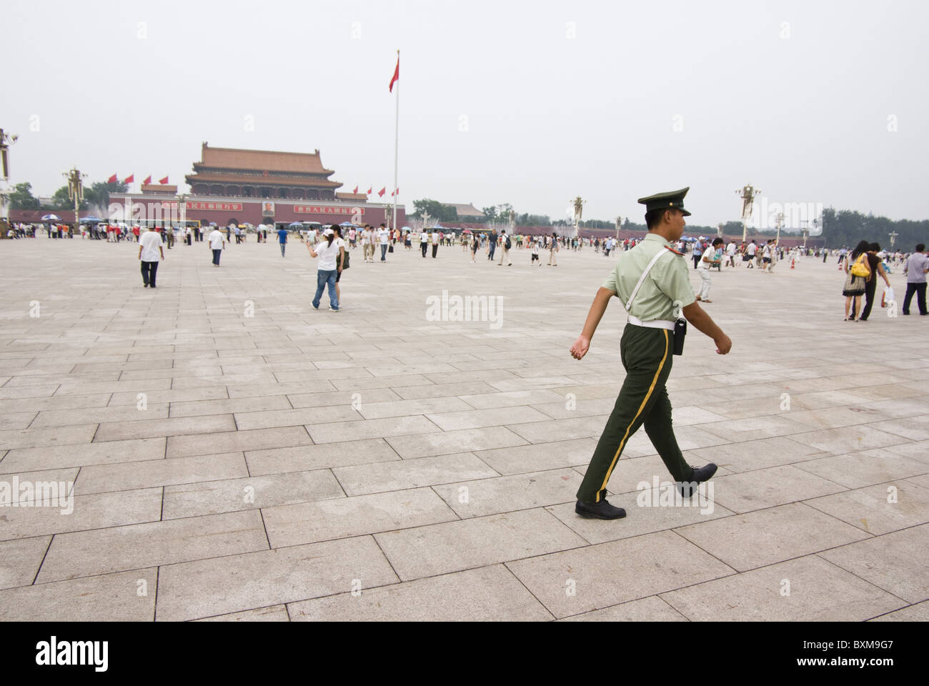 Chinese security guards hi-res stock photography and images - Alamy