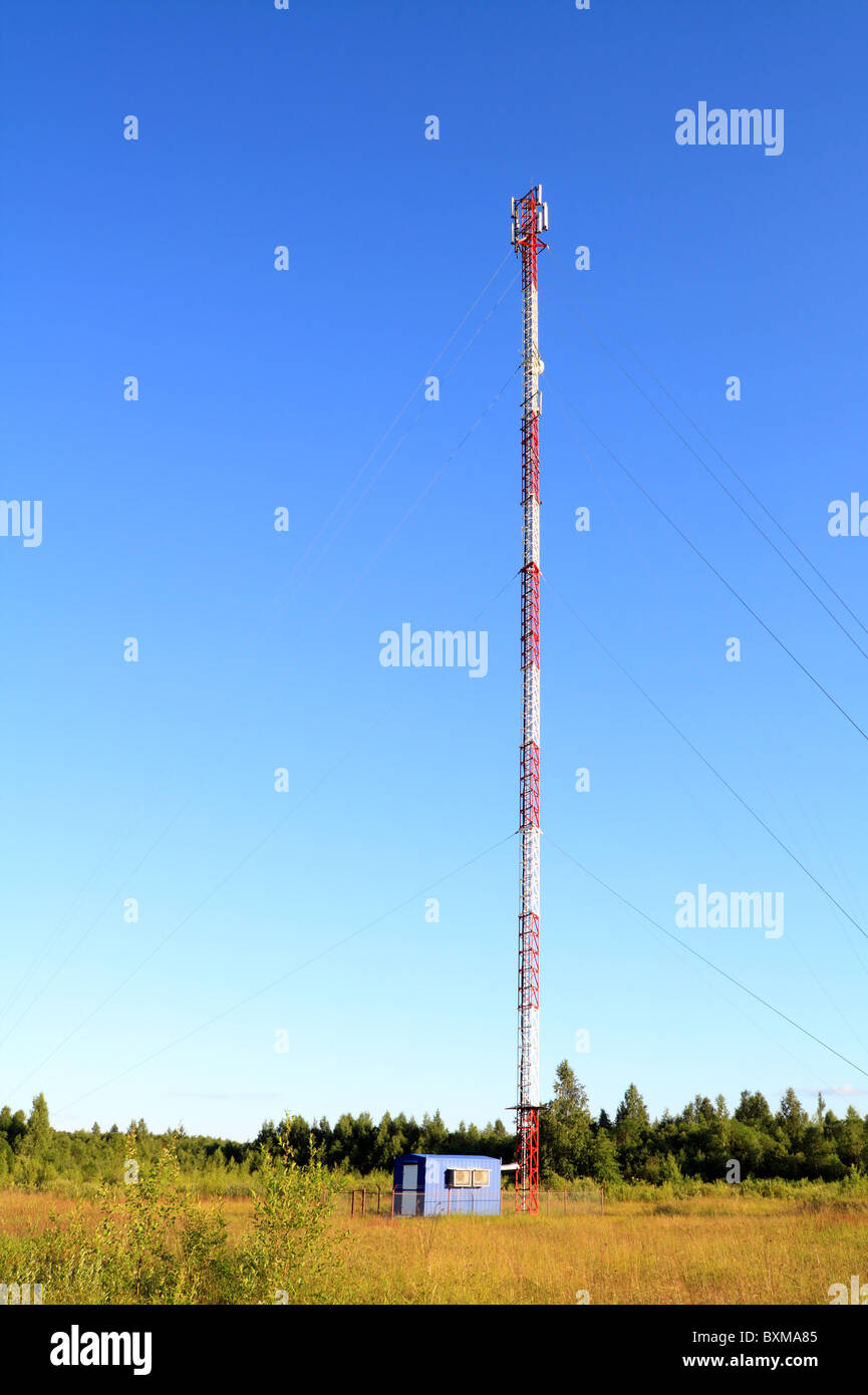 Satellite antenna field hi-res stock photography and images - Alamy