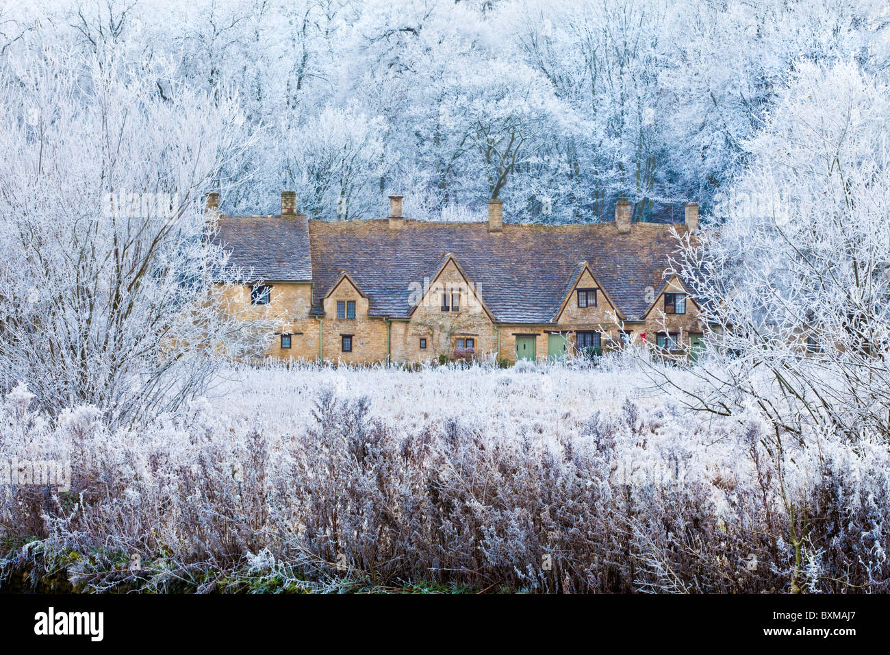 Cotswolds bibury winter snow hi-res stock photography and images - Alamy